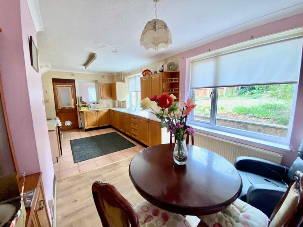 Westabrook, Newton Abbot TQ13 3 bed semi-detached house - £250,000
