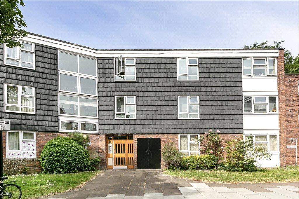 Este Road, London, SW11 3 bed apartment - £2,500 pcm (£577 pw)