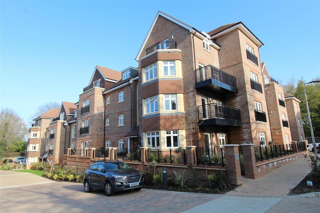 Kestrel Close, Shenfield, Brentwood 1 bed apartment - £1,650 pcm (£381 pw)