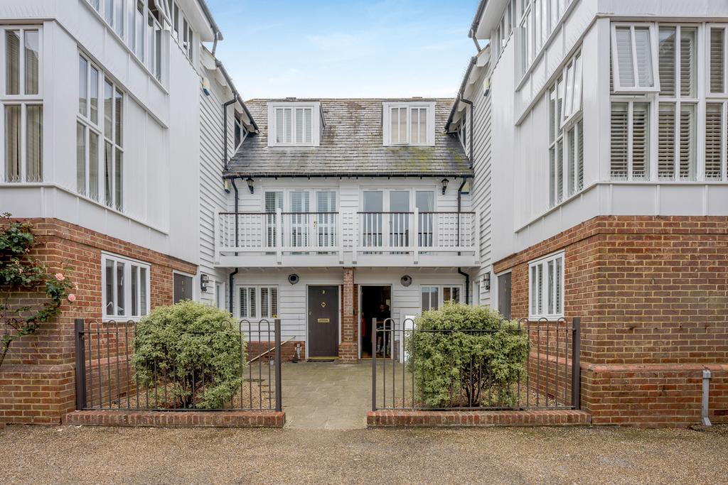 Saltway Court, Whitstable, CT5 3 bed townhouse - £500,000