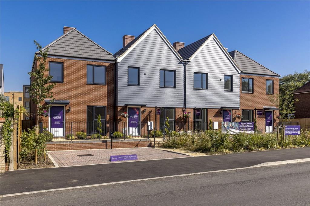 Weston Gate, Cambridge Road, Hitchin... 3 bed end of terrace house - £ ...