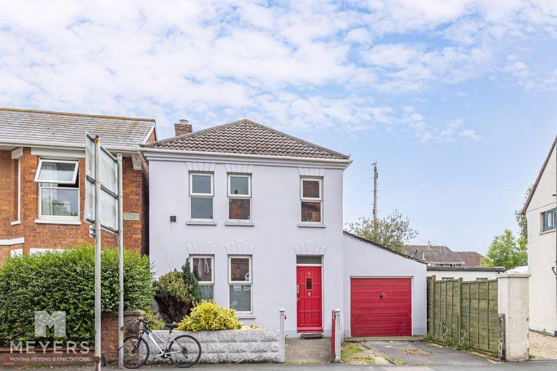 Purewell, Christchurch, BH23 3 bed detached house for sale - £470,000