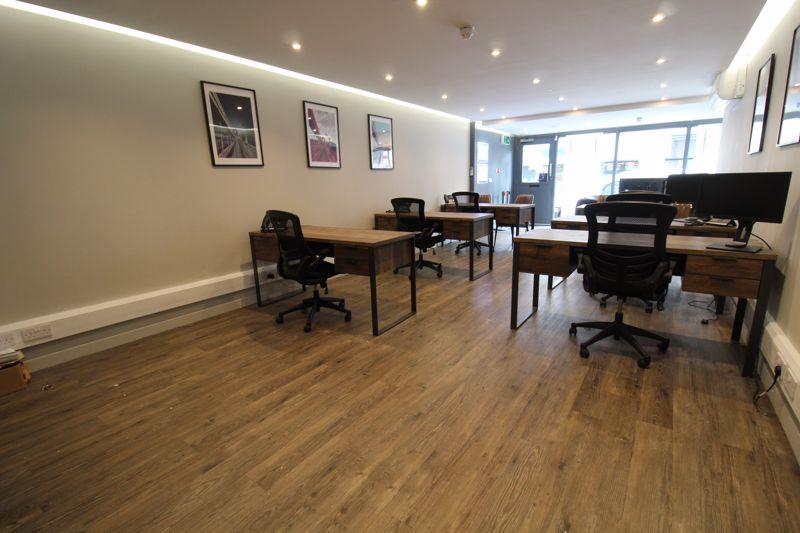 Regent Street, Bristol, BS8 4HR Property - £2,500 pcm (£577 pw)