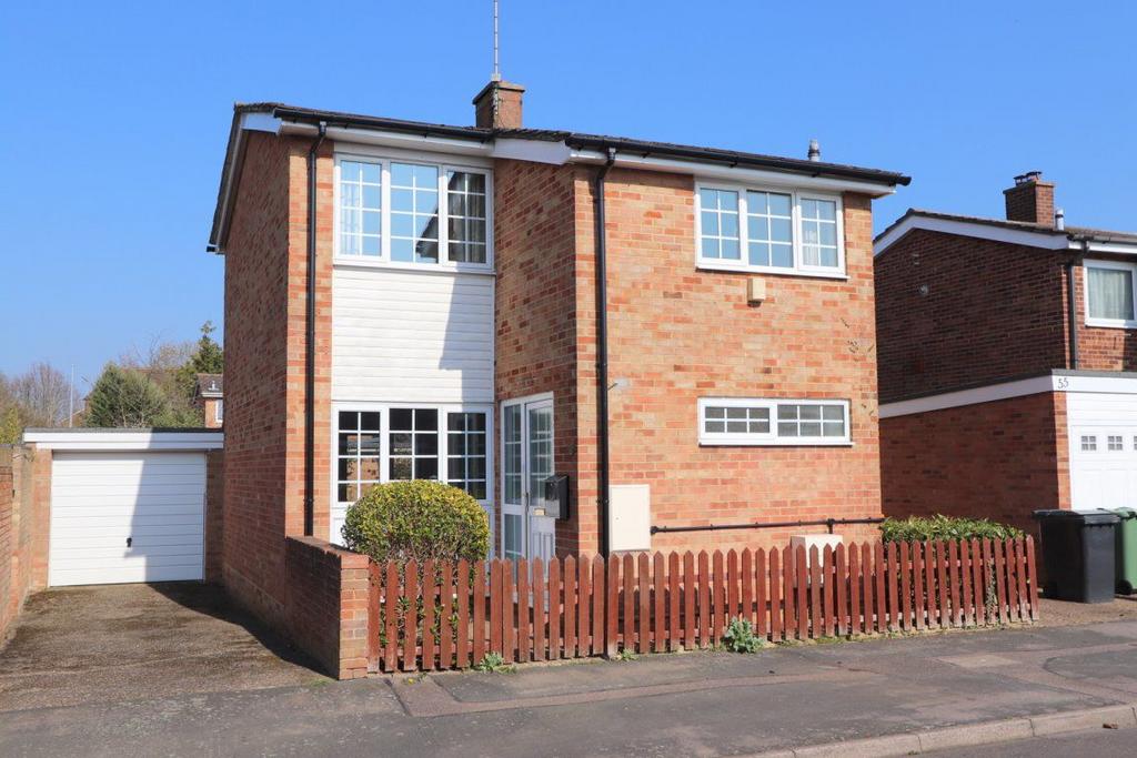Danes Way, Leighton Buzzard 4 bed house - £1,500 pcm (£346 pw)