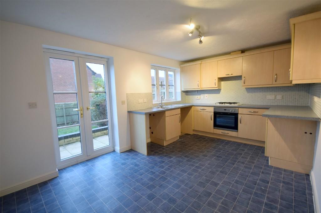 Navigation Loop, Stone, ST15 3 bed townhouse - £1,020 pcm (£235 pw)