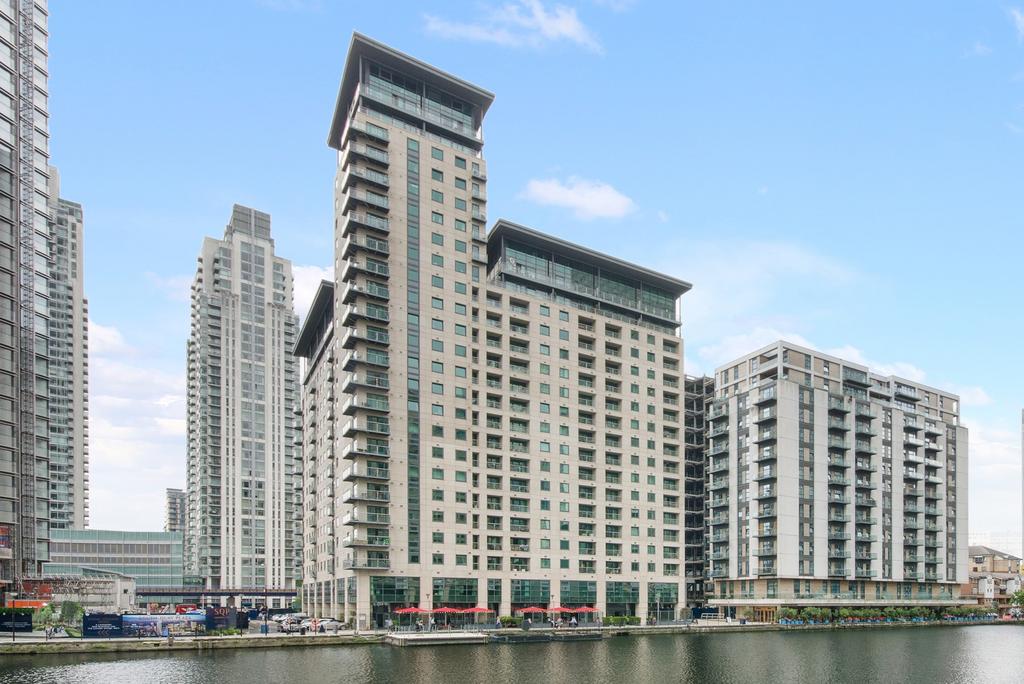Discovery Dock West, Canary Wharf, E14 2 bed apartment - £2,799 pcm (£ ...