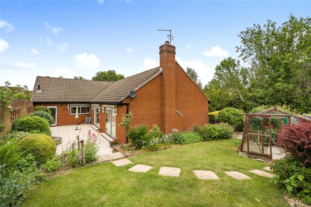 Sandy Lane, Charlton Kings... 3 bed bungalow - £850,000