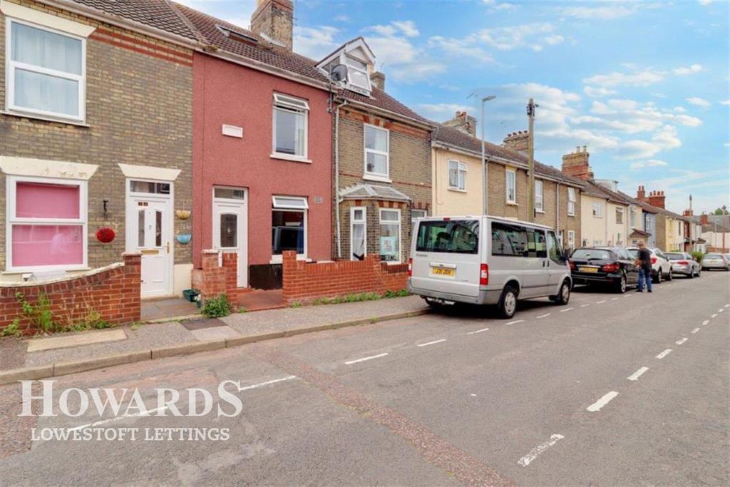 Princes Road, Lowestoft 3 bed terraced house - £850 pcm (£196 pw)