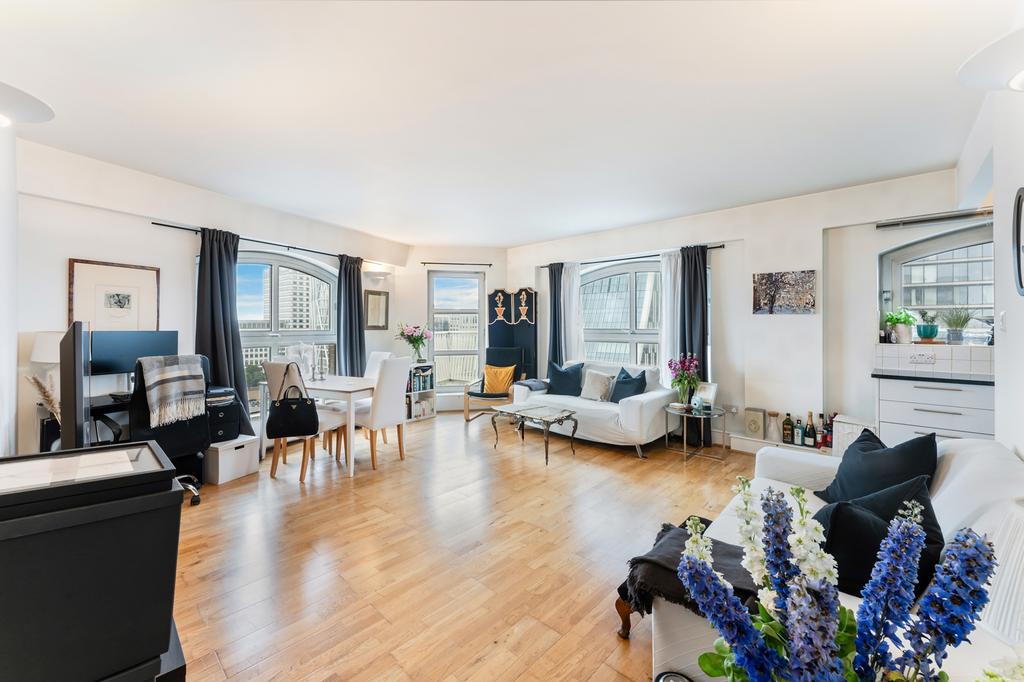 Westferry Road, London, E14 1 bed apartment - £475,000