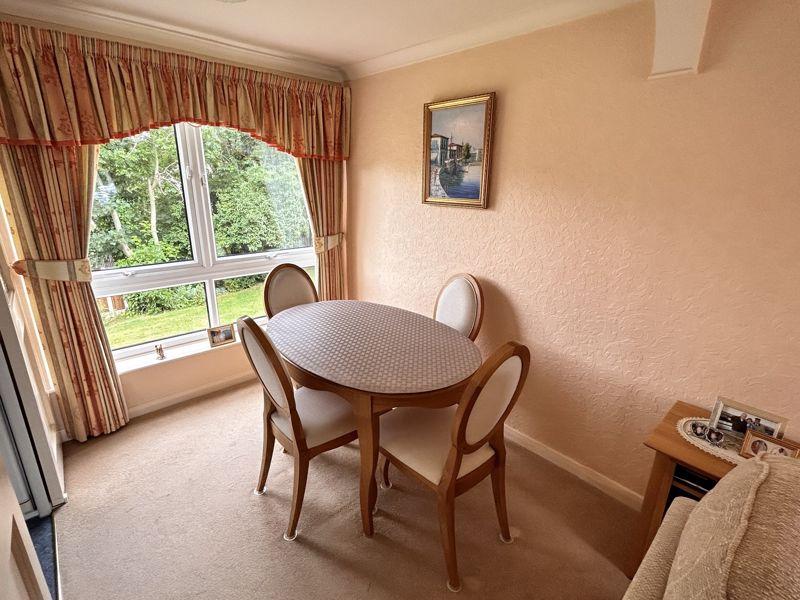 Eldon Drive, Sutton Coldfield, B76 1LT 2 bed apartment - £192,000