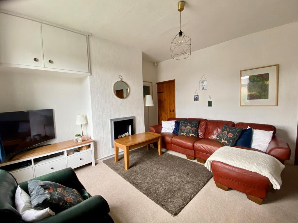 Moorside, Cleckheaton, BD19 3 bed end of terrace house - £175,000