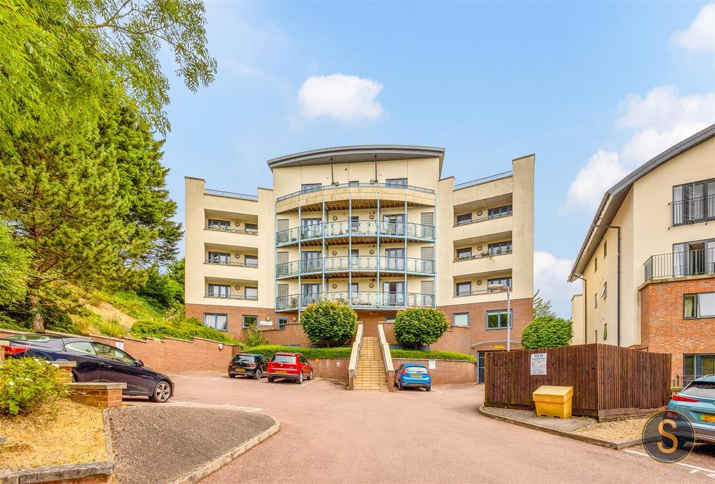 The Penthouse, Massey House, Tring 3 bed penthouse - £600,000