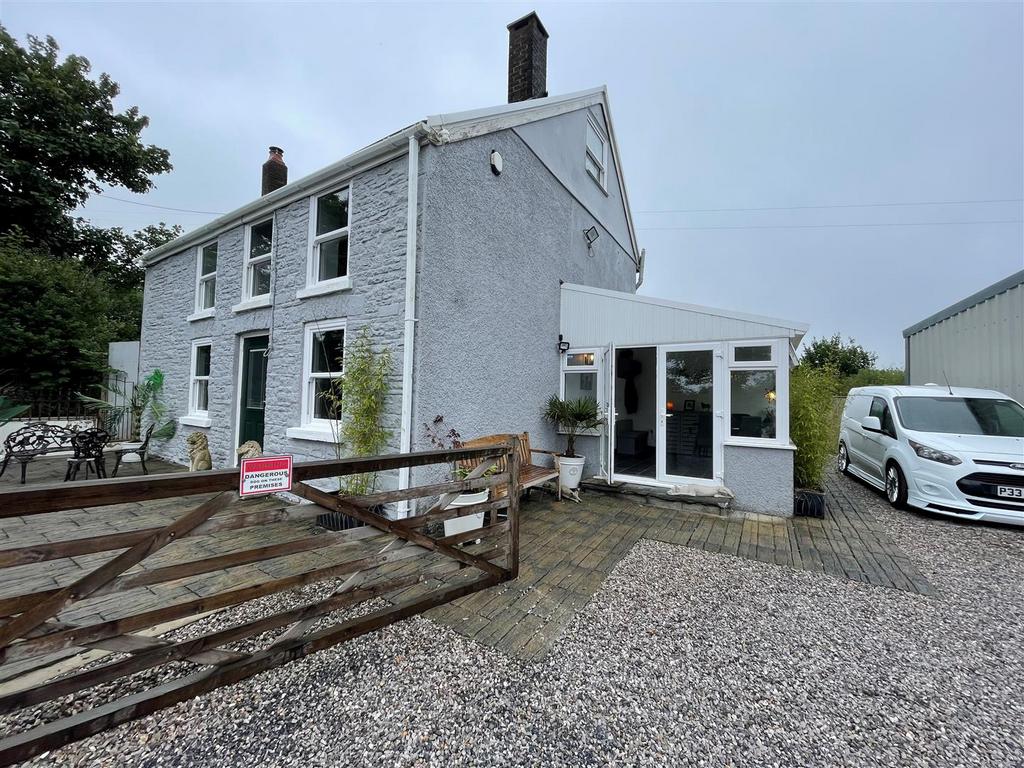 Herberdeg Road, Pontyates, Llanelli 4 bed detached house for sale - £ ...