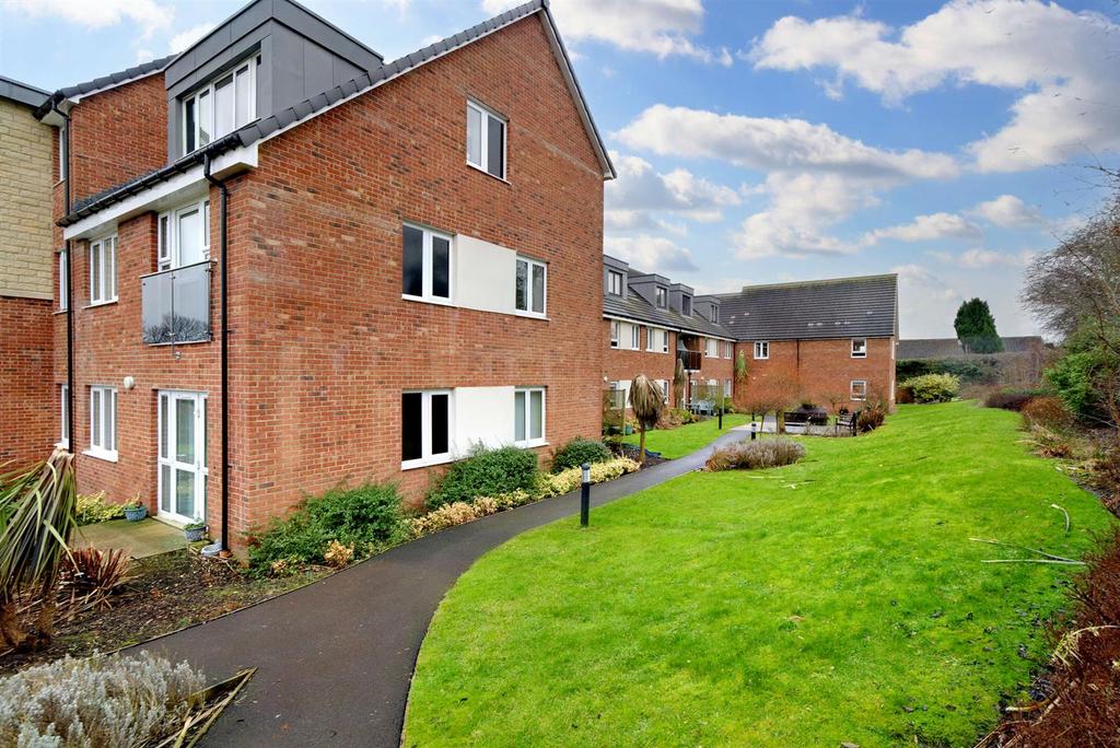 Waverley Gardens, Carlisle 2 bed apartment - £190,000