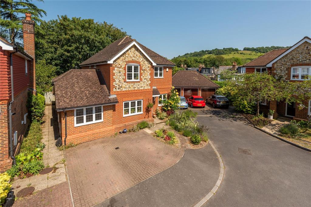Redcote Place, Dorking, Surrey, RH4 5 bed detached house - £935,000