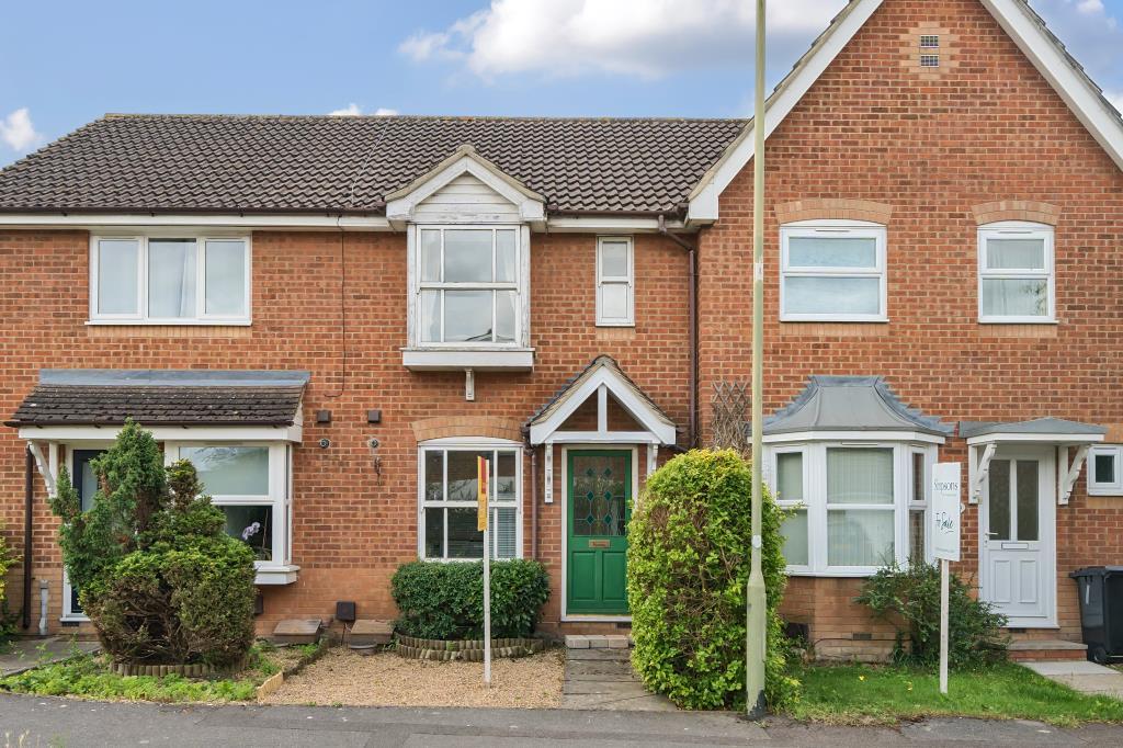 Didcot, Oxfordshire, OX11 2 bed terraced house - £1,300 pcm (£300 pw)