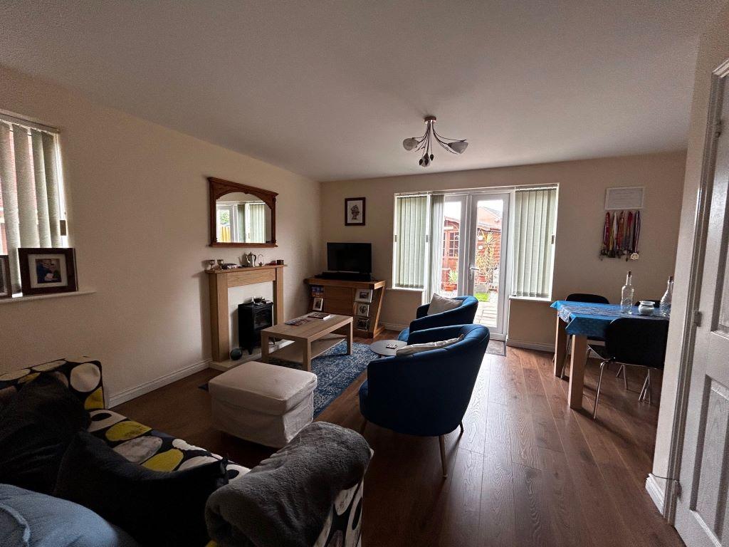 Stryd Bennett, Stradey, Llanelli 3 bed house - £850 pcm (£196 pw)