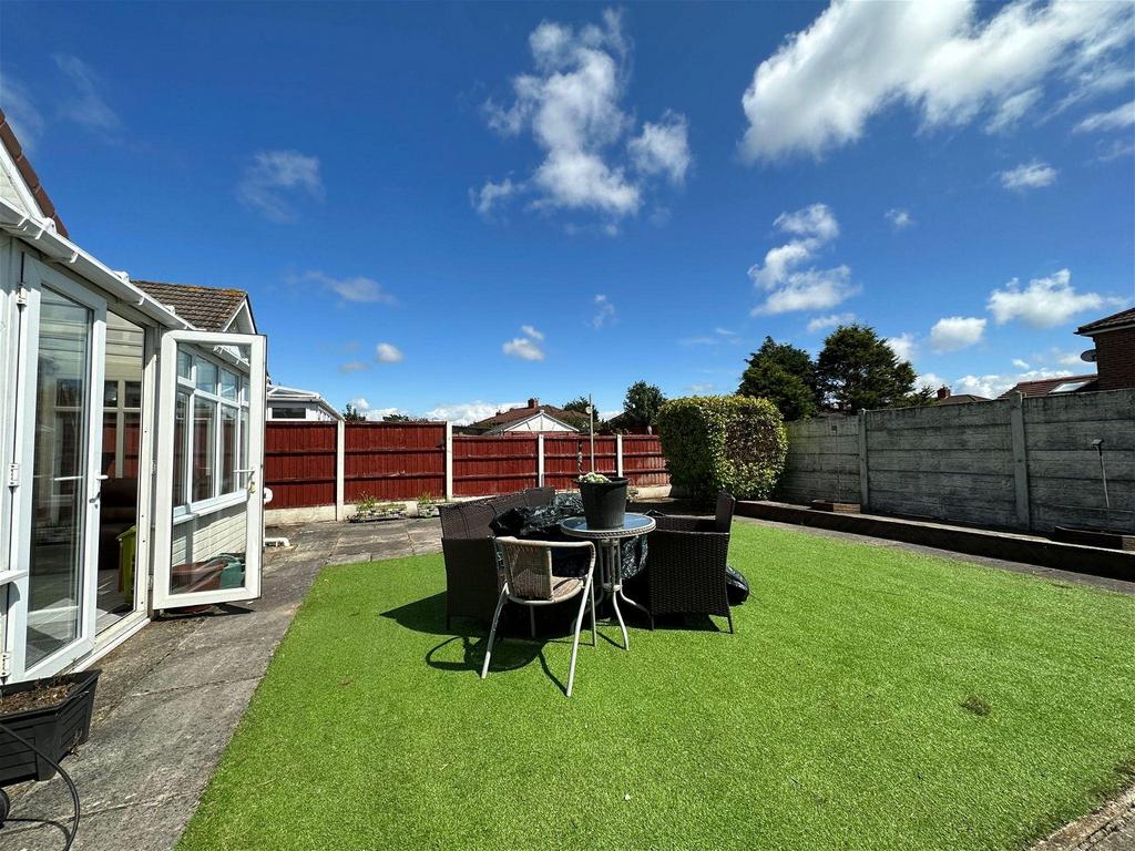 Fylde Road Southport Pr9 2 Bed Detached Bungalow For Sale £238 000