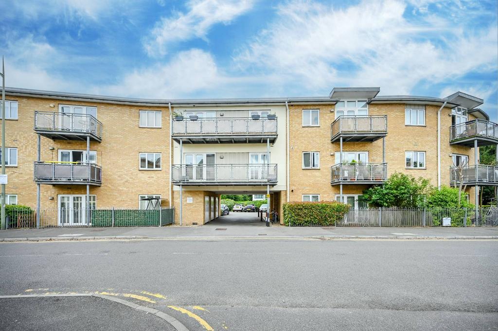 Bridge Wharf, KT16, Chertsey, KT16 2 bed flat - £300,000