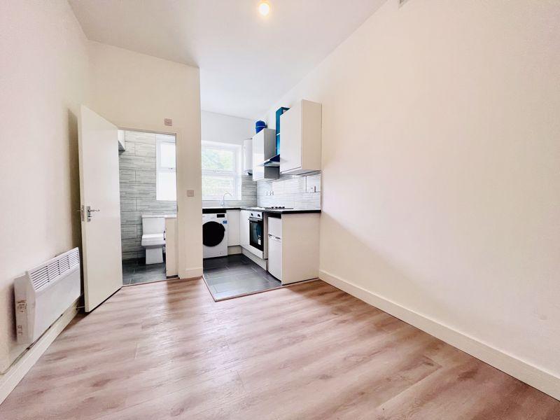 Morning Lane, Hackney E9 Studio to rent - £1,300 pcm (£300 pw)