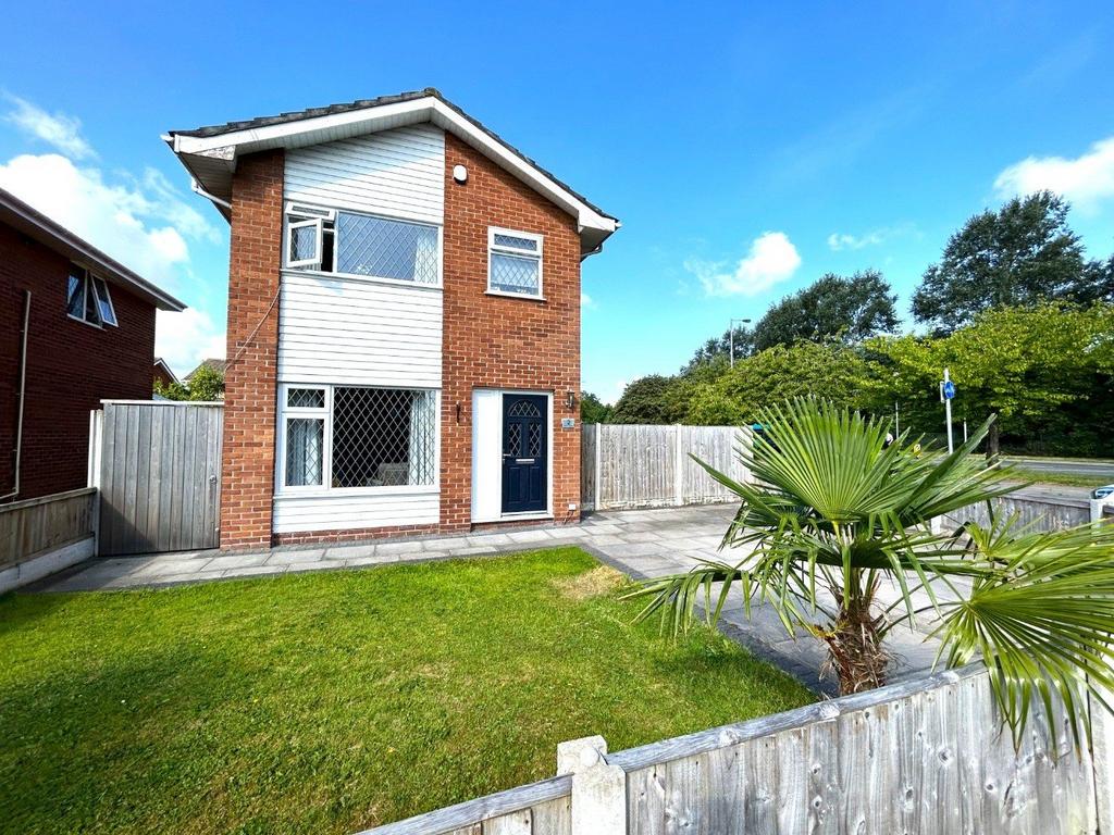 Sawdon Avenue, Southport, PR8 3 bed detached house - £220,000