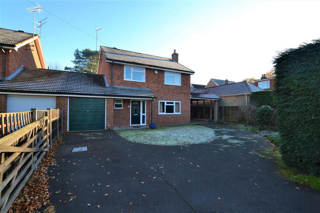 Wellington Avenue, Fleet GU51 3 bed detached house - £625,000