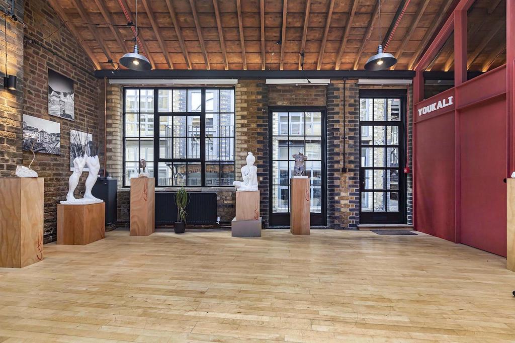 12 Printing House Yard, Hackney Road... Office - £3,638 pcm (£839 pw)