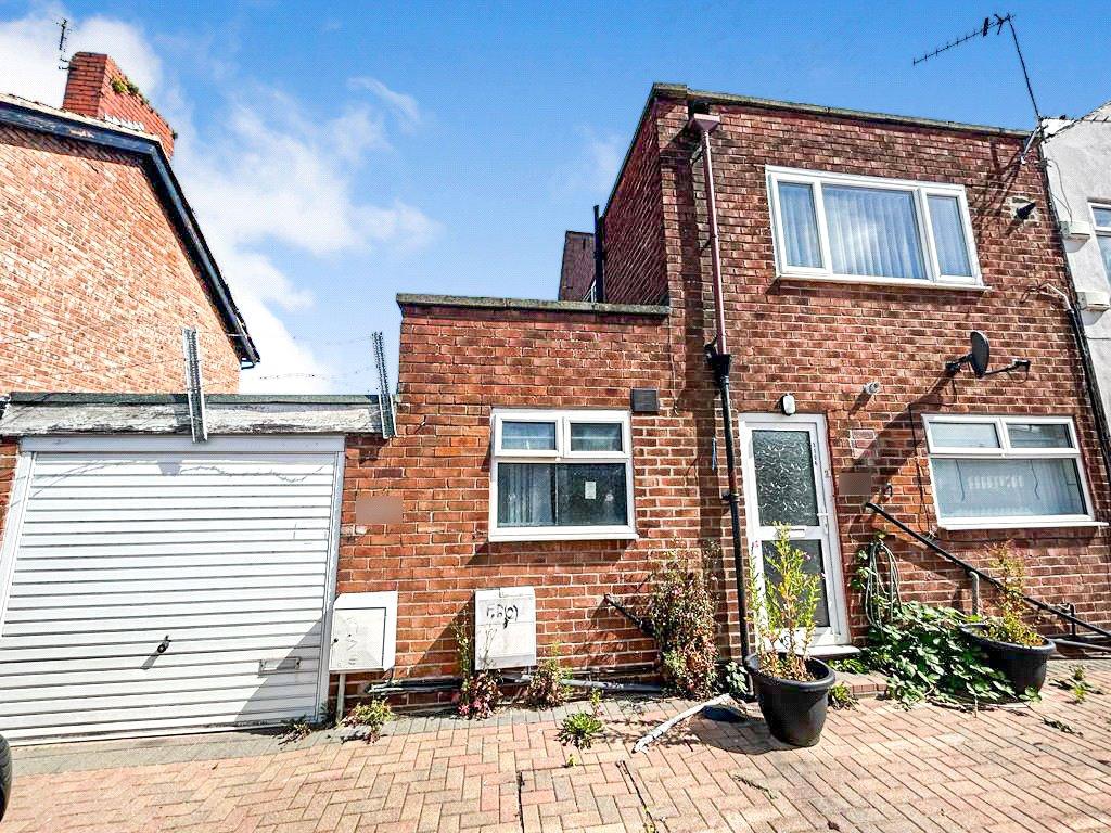 Parrs Wood Road, Manchester, M20 2 bed flat - £900 pcm (£208 pw)