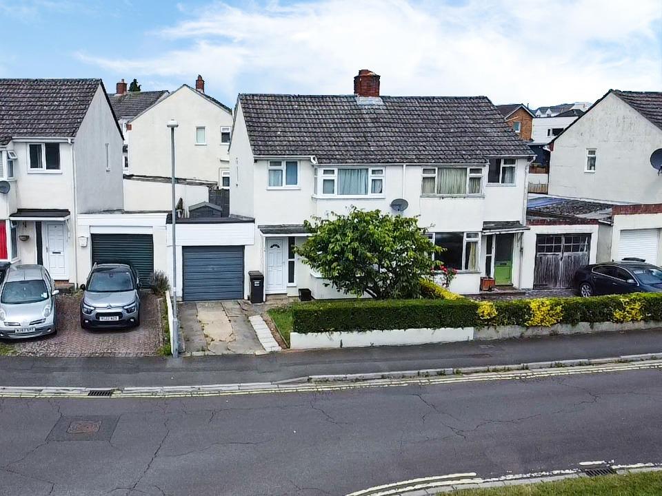 Galmington Drive, Galmington, Taunton - NO CHAIN 3 bed semi-detached ...