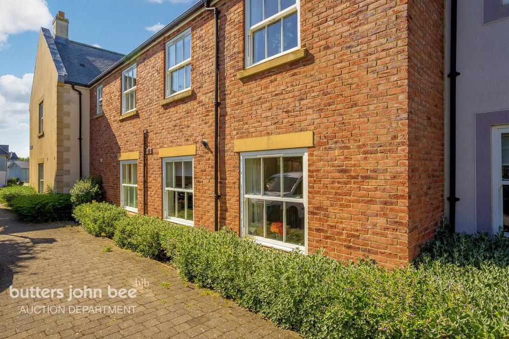 Perran Court, Moor Road, North Yorkshire 1 bed flat - £60,000