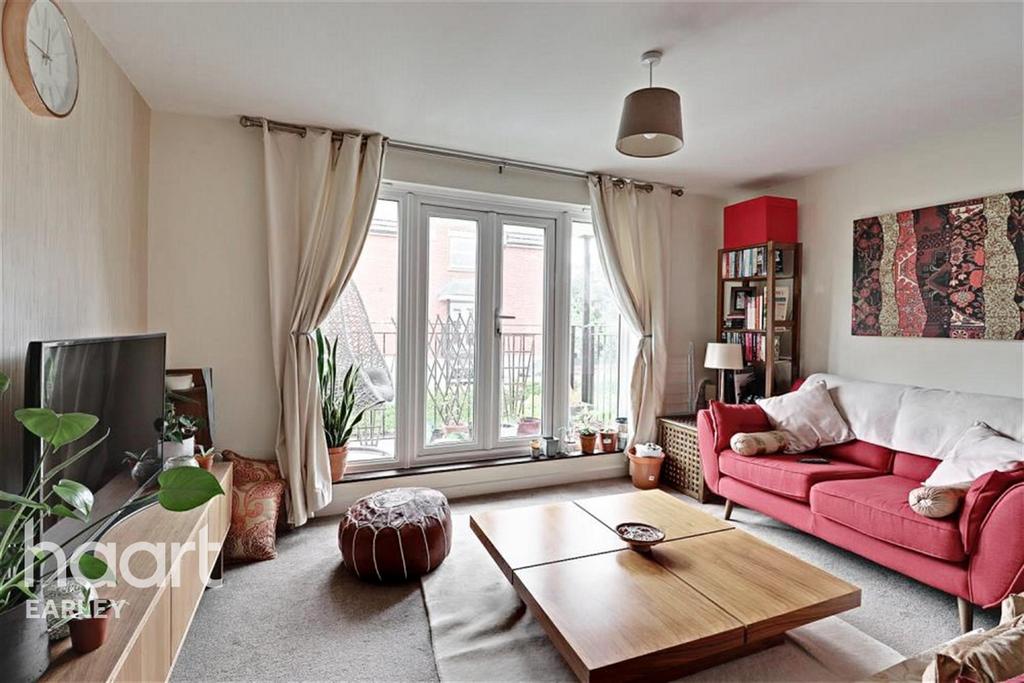 Shinfield Park, RG2 9FL 2 bed flat - £1,300 pcm (£300 pw)