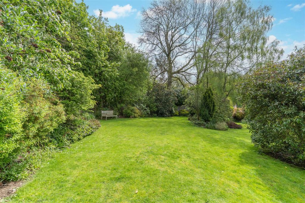 Tewin Water, Digswell 5 bed detached house for sale - £1,995,000