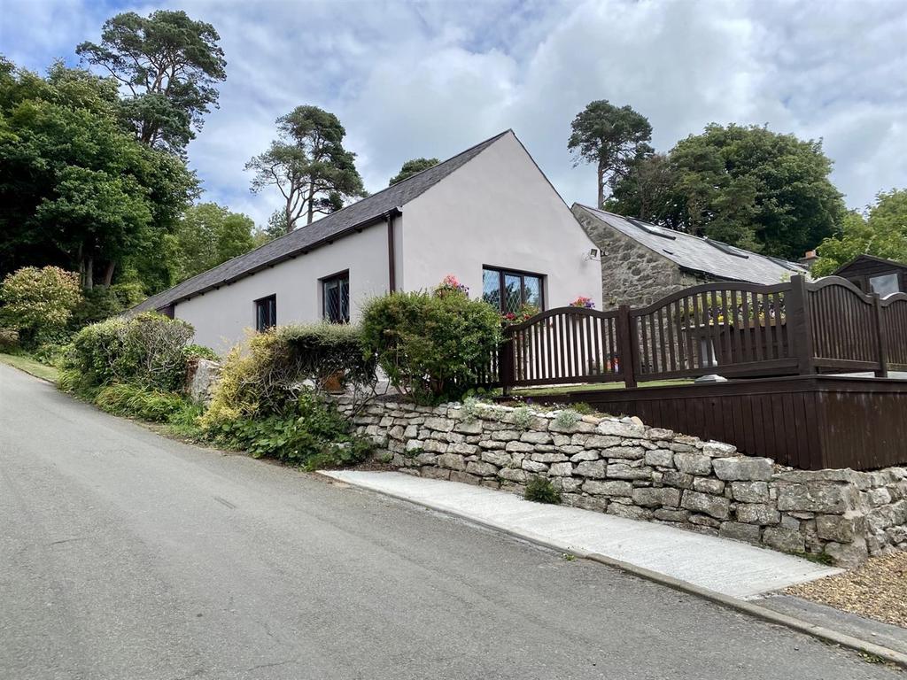 Manor Cottage, Llangoed 3 bed detached house - £375,000