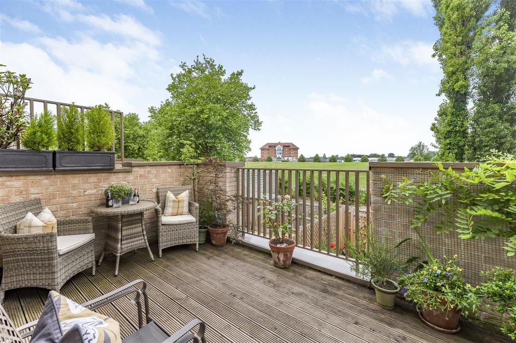 Clock Tower Way, York, YO23 1PP 3 bed townhouse - £625,000