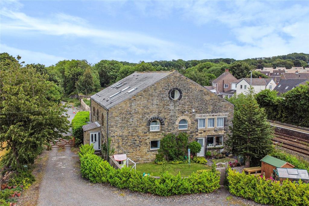 Station Lane, Shepley, Huddersfield, West Yorkshire, HD8 4 bed semi ...