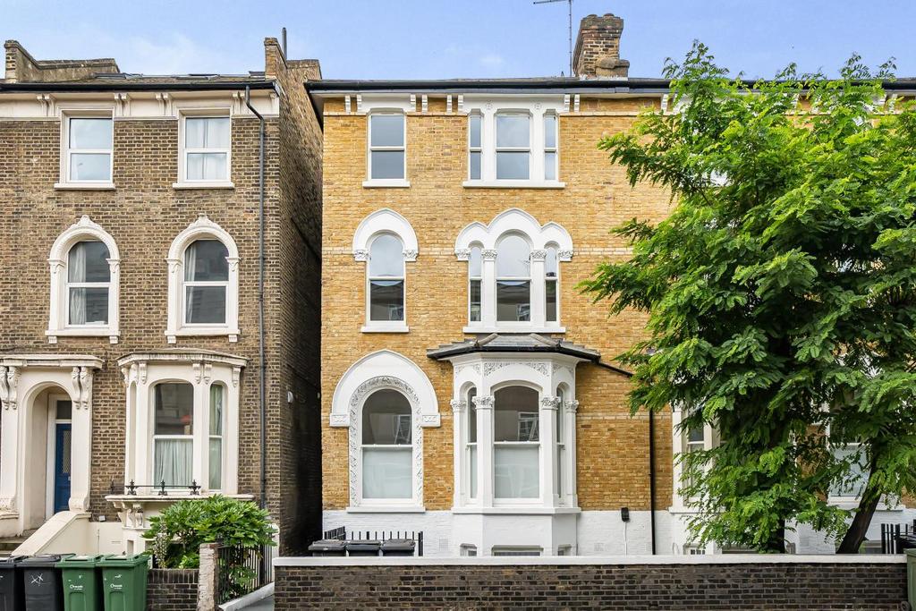Stockwell Road, Brixton 2 bed flat - £475,000