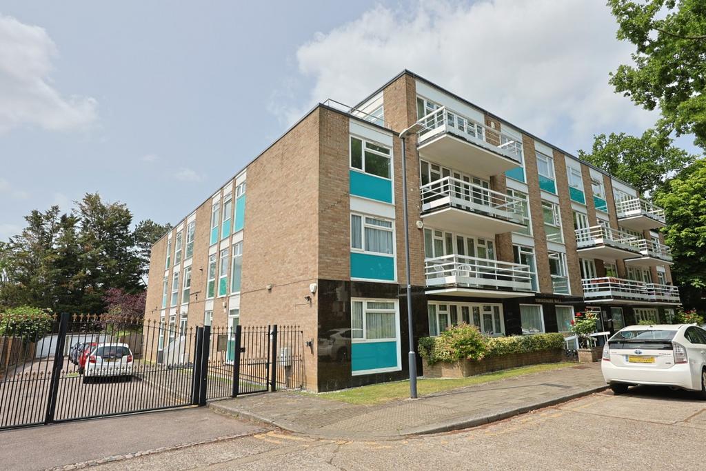 Windermere Hall, Stonegrove, Edgware... 3 bed apartment for sale - £550,000