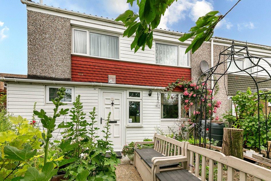 Thornton Place, HORLEY, Surrey, RH6 4 bed end of terrace house for sale ...