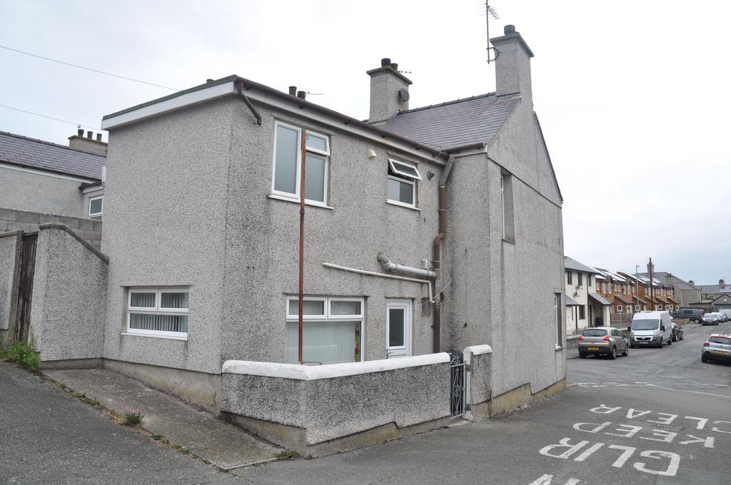 Park Street, Holyhead, LL65 2 bed end of terrace house for sale - £109,950