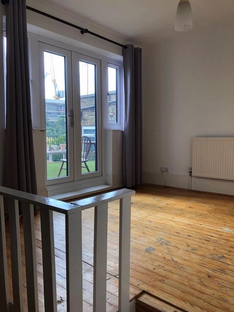One bed flat to rent, Peckham High... 1 bed property - £1,295 pcm (£299 pw)