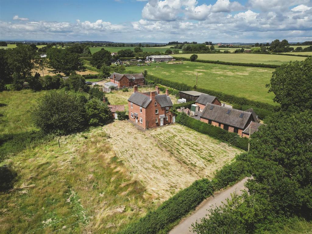 Heath Road, Bromstead, Newport 3 bed detached house for sale - £560,000