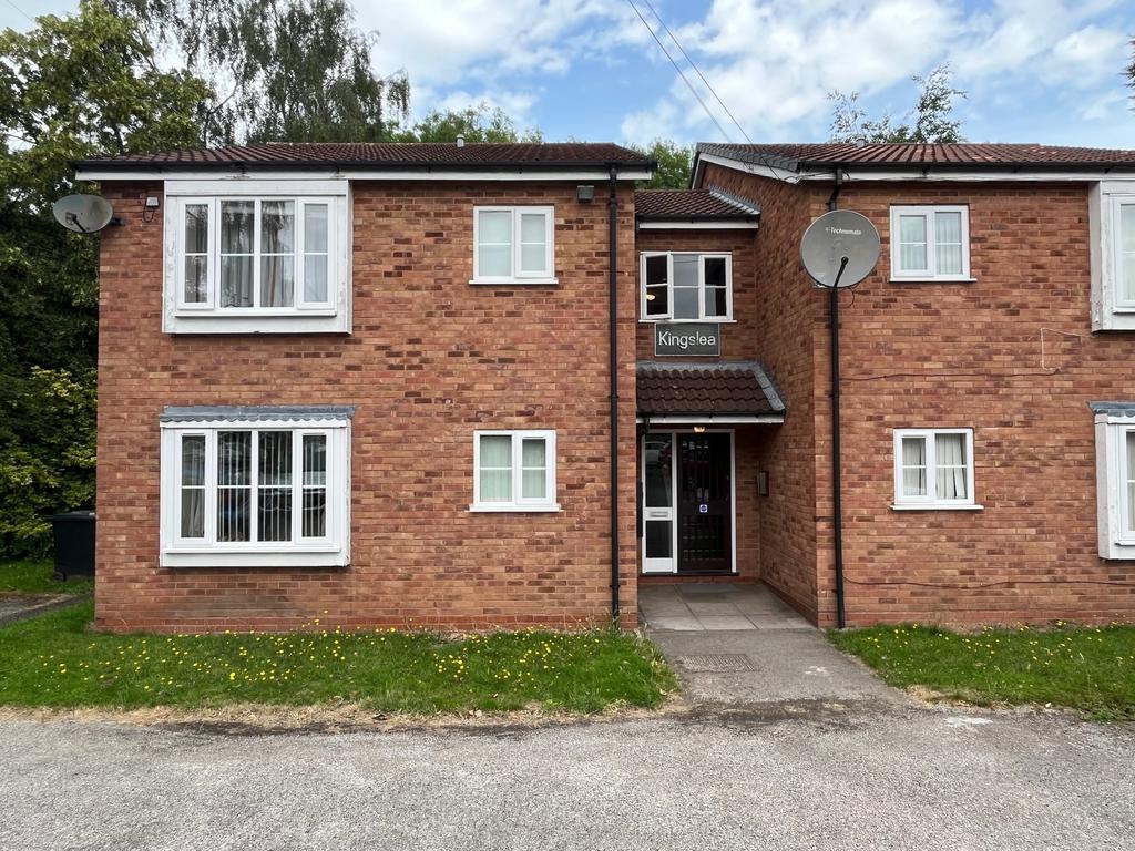 Kingslea, Cofield Road, Boldmere... 1 bed flat - £685 pcm (£158 pw)