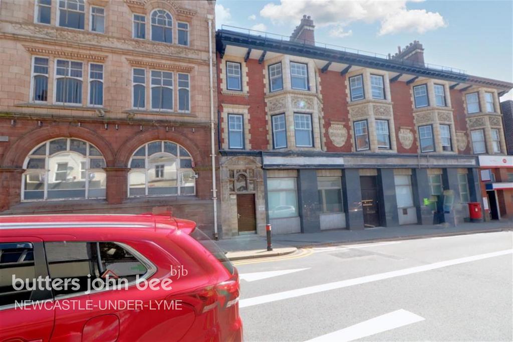 Flat 6, Bank Chambers, Tunstall 1 bed flat - £725 pcm (£167 pw)