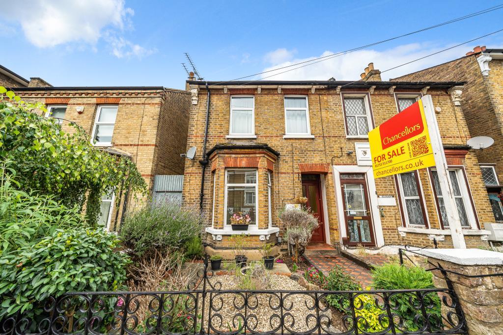 Slough, Berkshire, SL1 1 bed flat - £180,000