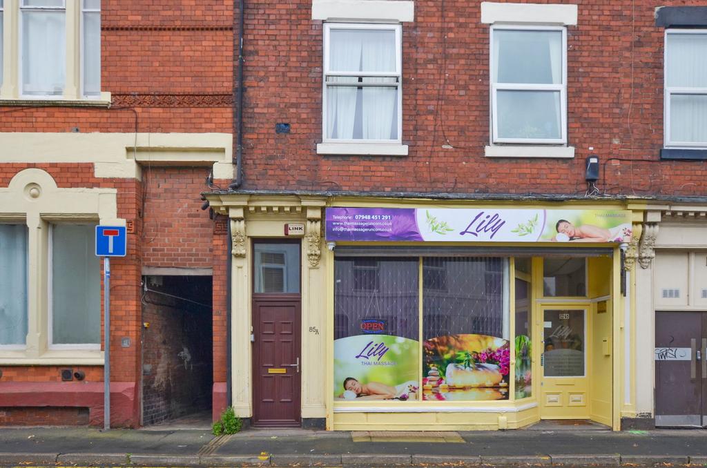 High Street, Runcorn, WA7 1JF 2 bed flat - £600 pcm (£138 pw)