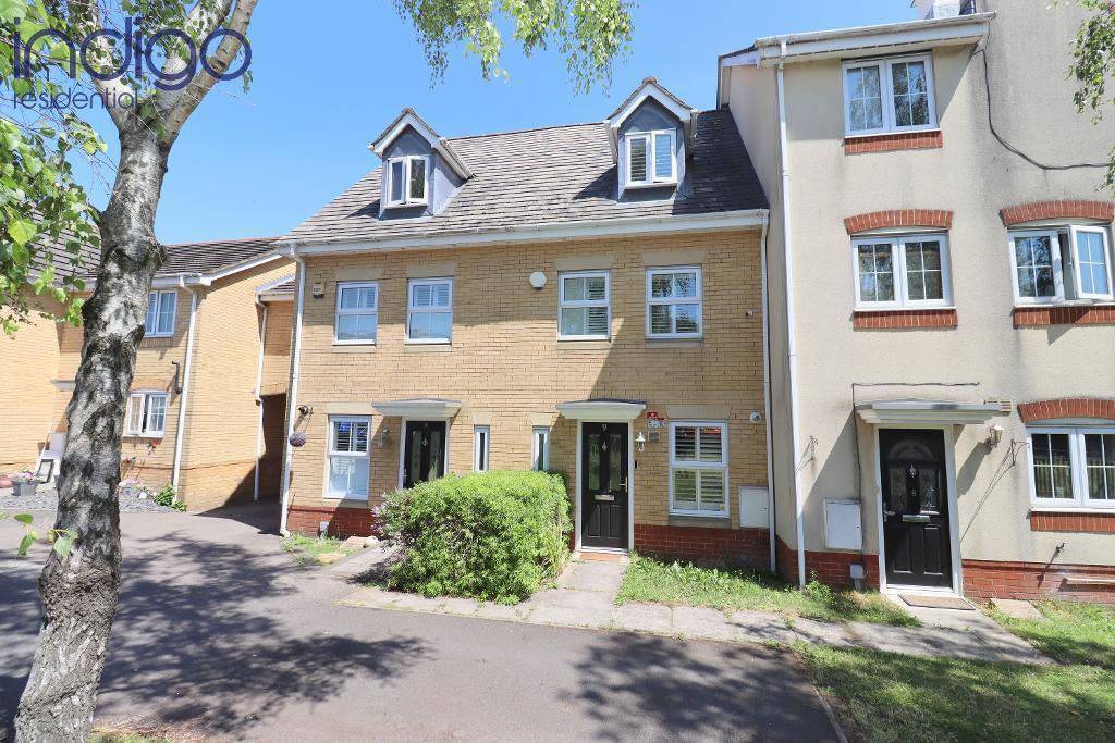 Hutton Close, Leagrave, Luton... 3 bed townhouse - £340,000