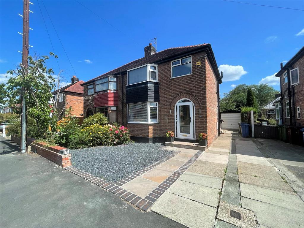 Motcombe Road, Heald Green, Cheadle 3 bed semi-detached house - £339,950
