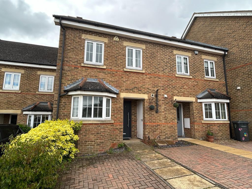 School Lane, Bushey WD23 3 bed terraced house - £550,000