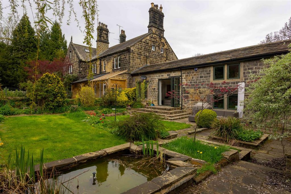 Adel Willows, Otley Road, Leeds LS16 4 bed link detached house for sale ...