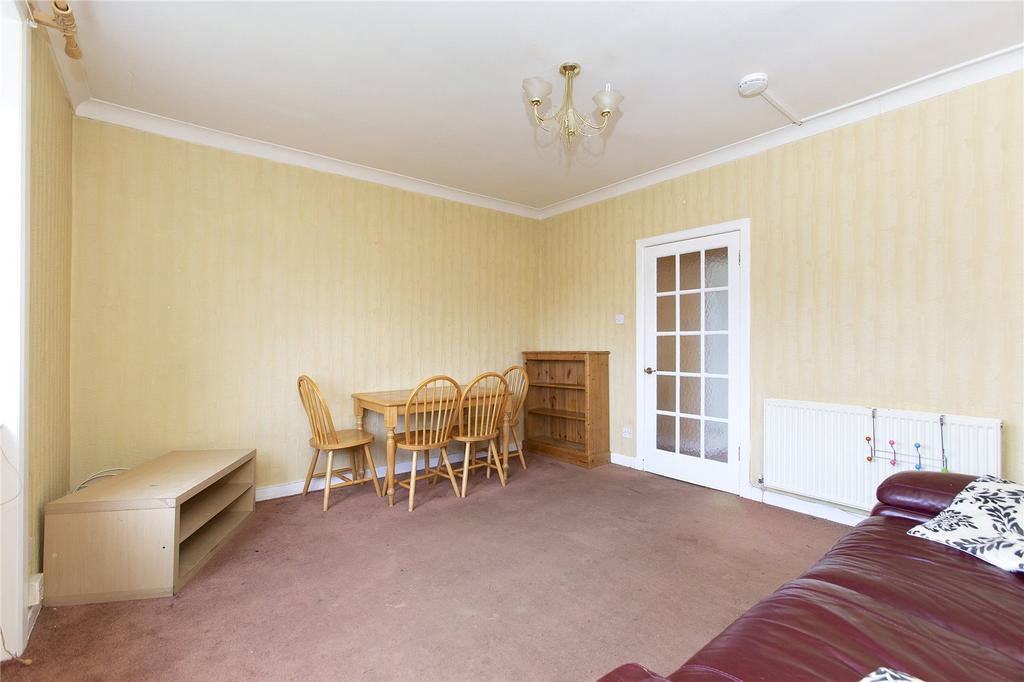 Northfield Farm Road, Willowbrae, Edinburgh, EH8 2 bed flat - £1,050 ...